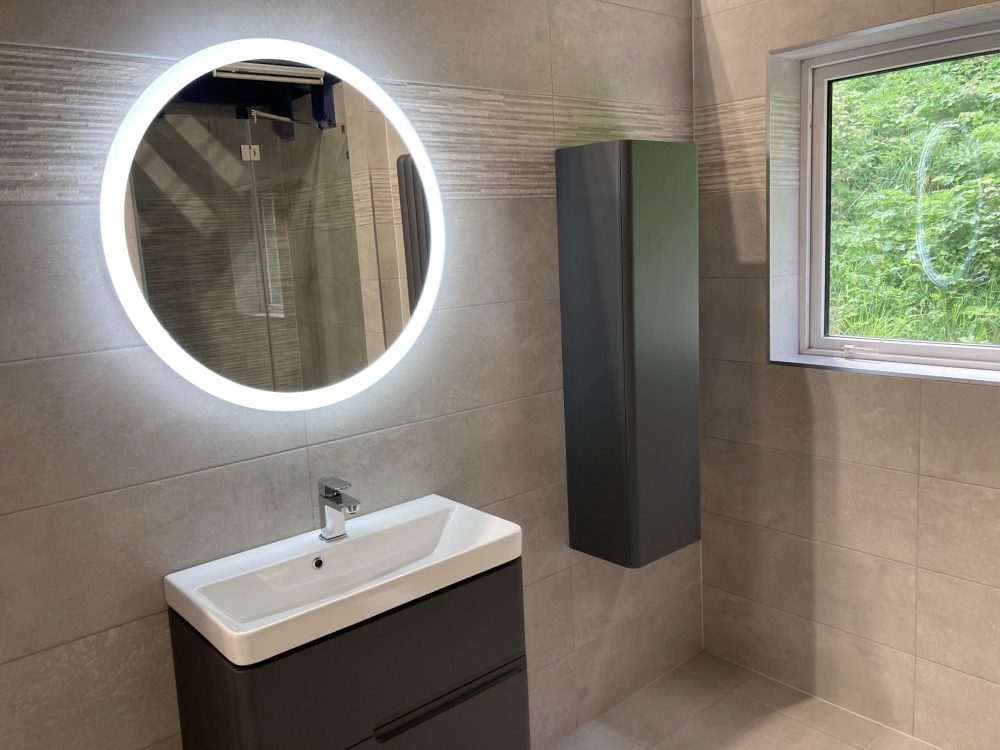 Cermin LED tampilan waktu J-03 Classica Italiano 60cm bulat